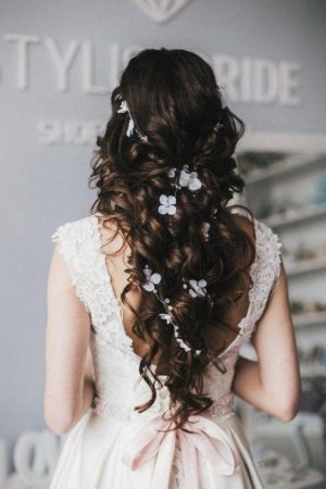 20 Beautiful Hairstyles for Christian Brides - Candy Crow
